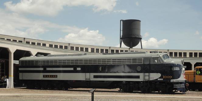 Thepassenger train was running again. Today it was handled by New Haven FL9 #2019and CB&Q #9911 ...